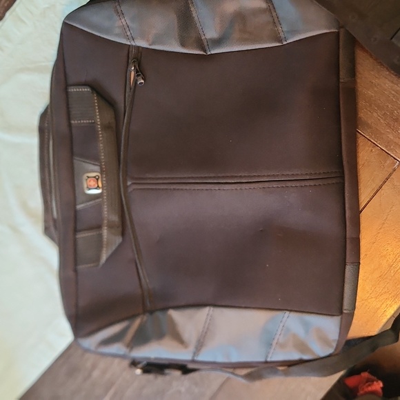 Swiss Tech | Bags | Swiss Tech Laptop Bag Fits 7 Laptops | Poshmark